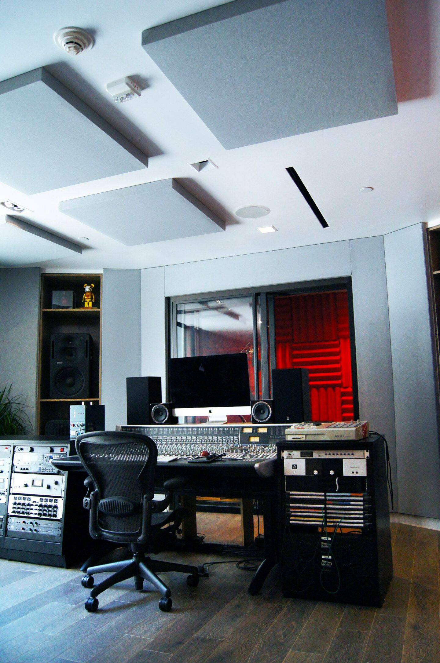 W Hollywood Music Studio (White Shadow) | LA Sound Panels